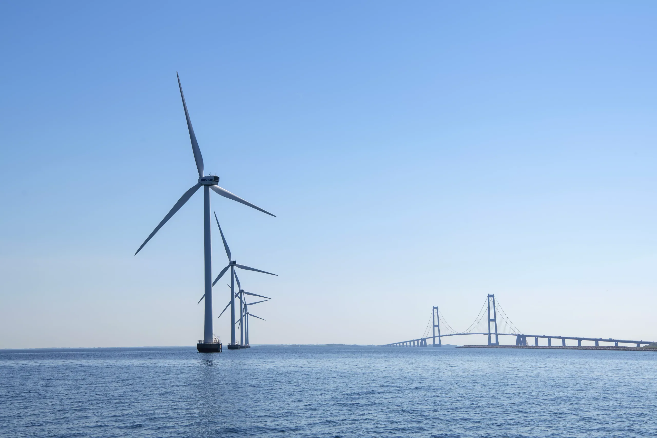 Heavy lift installation vessel Svanen installs first monopile at Baltic ...
