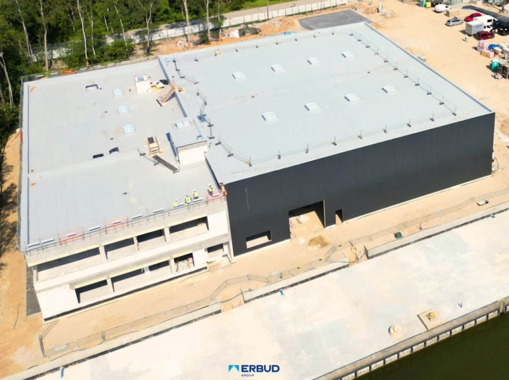 This is how the Baltic Power service base in Łeba is being built ...